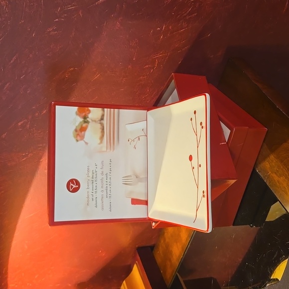 PC Modern | Kitchen | Pc Modern Berry 6x6 Plate Set 4 Plates Per Box ...